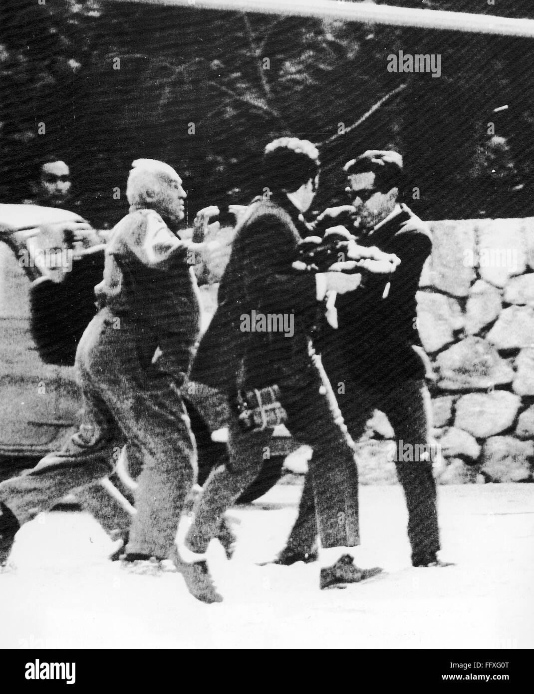 Onassis Kennedy Hochzeit Nnewsmen Kämpft Mit Security Männer Auf