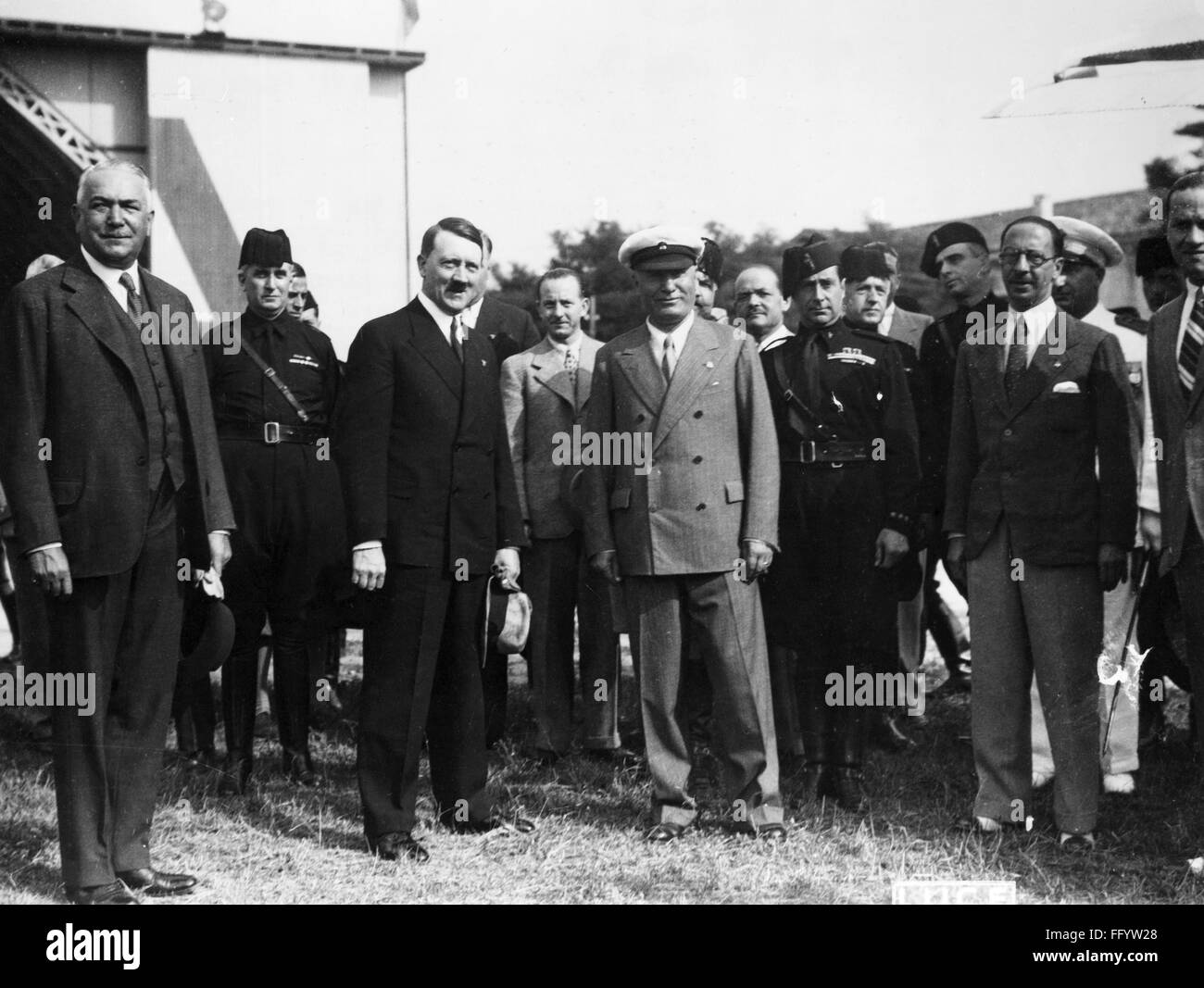 Benito mussolini hitler -Fotos und -Bildmaterial in hoher Auflösung – Alamy