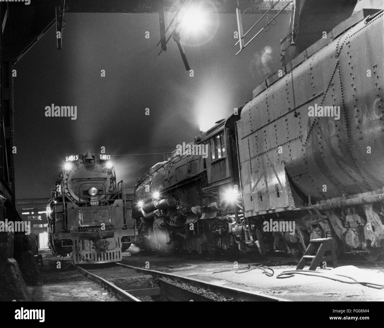 Lok: 'BIG BOY.' /nTwo Big Boy Lokomotiven treffen am Bahnhof in ...