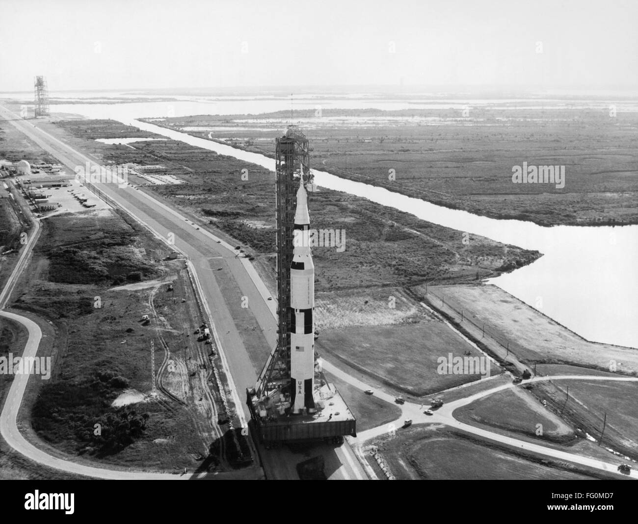 APOLLO 8: SATURN V, 1968. /nThe Apollo 8 Raumfahrzeug und Saturn V ...