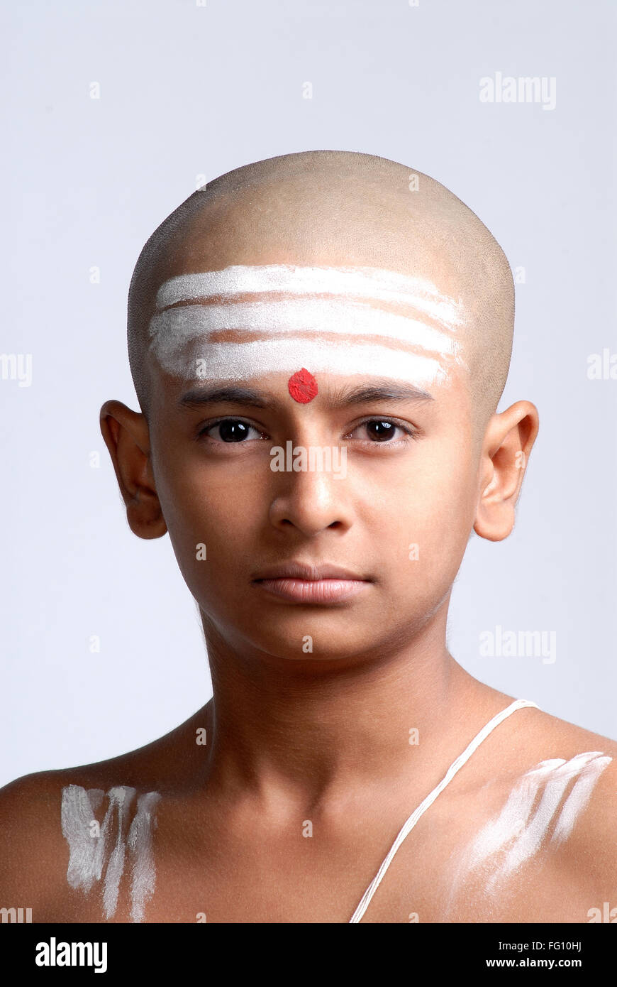 Roter punkt auf der stirn -Fotos und -Bildmaterial in hoher Auflösung ...