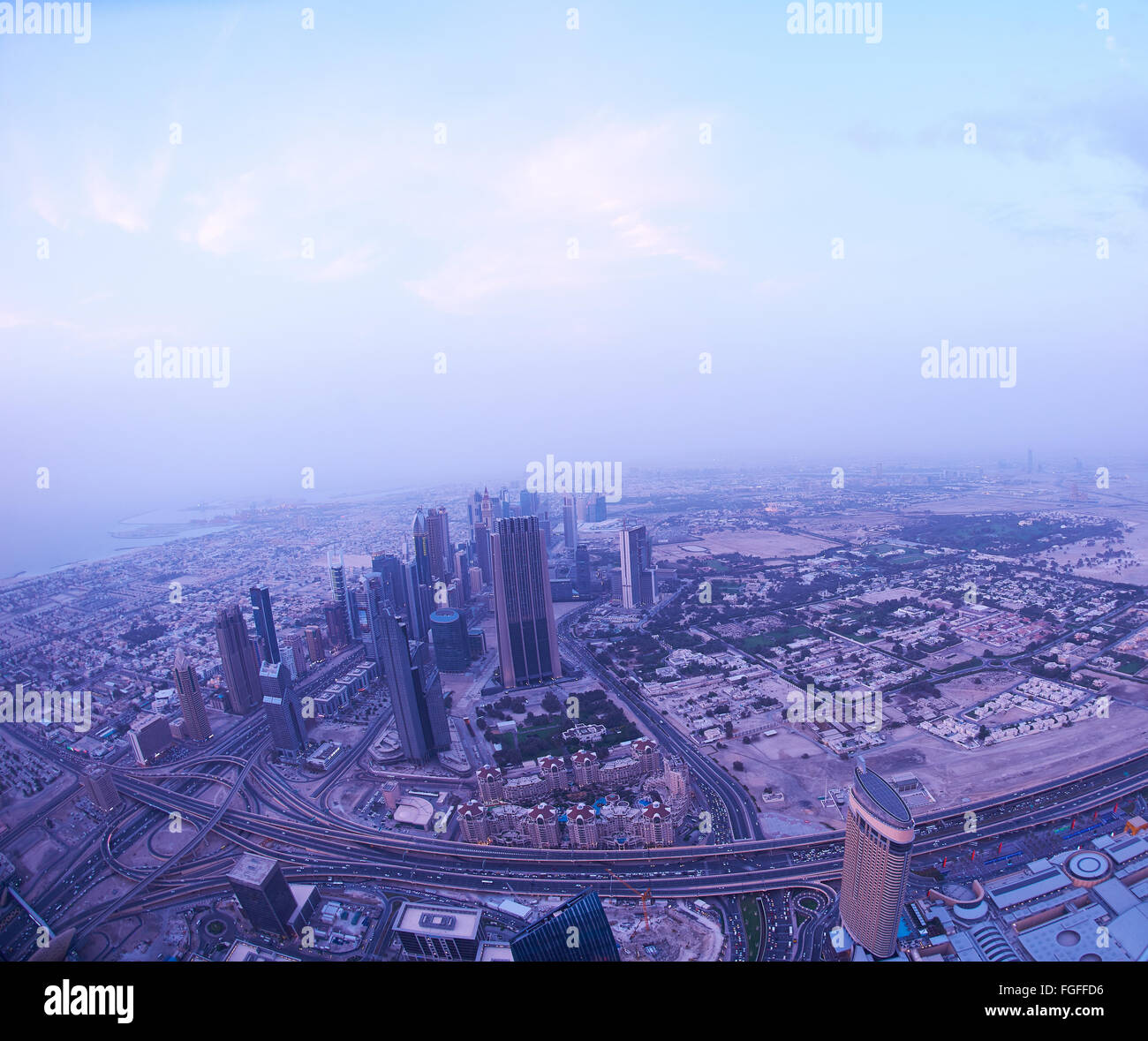 Wasserturm dubai -Fotos und -Bildmaterial in hoher Auflösung – Alamy