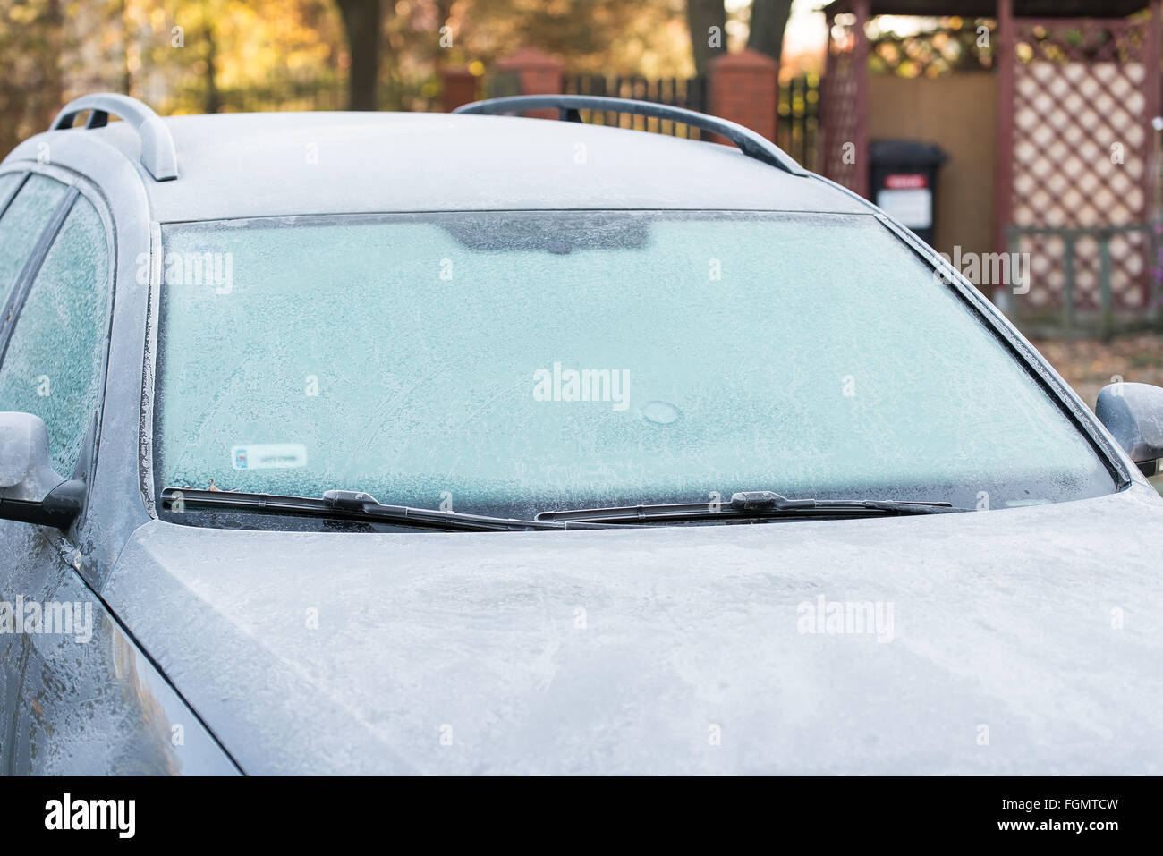 Frost covered car -Fotos und -Bildmaterial in hoher Auflösung – Alamy