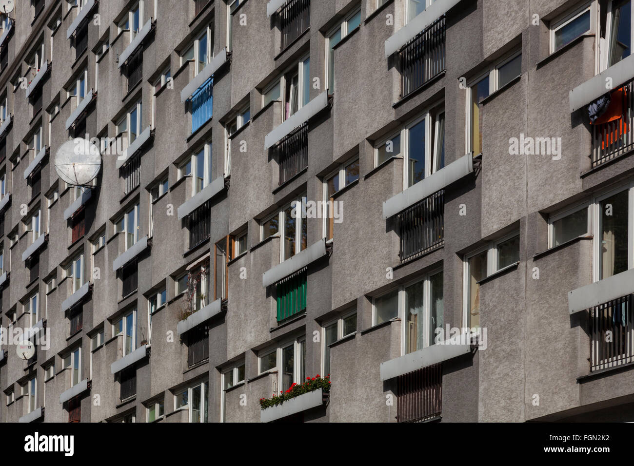 Communist housing blocks -Fotos und -Bildmaterial in hoher Auflösung ...
