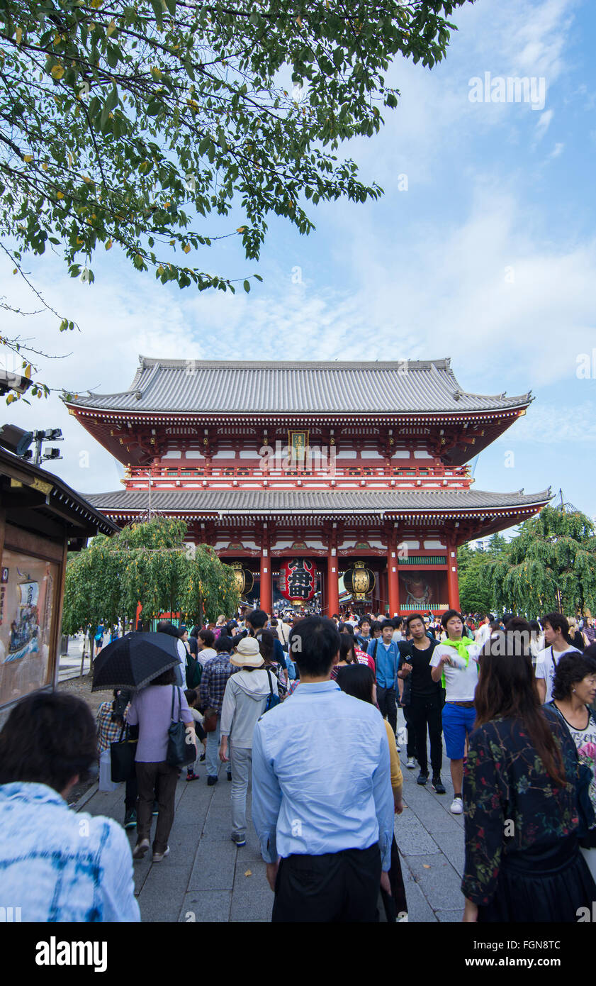 Tokyo Japan Sensoji Tempel mit Massen an Tokios ältesten Tempel und ...