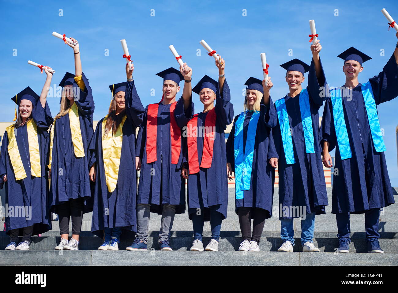 Studenten abschluss hut -Fotos und -Bildmaterial in hoher Auflösung – Alamy