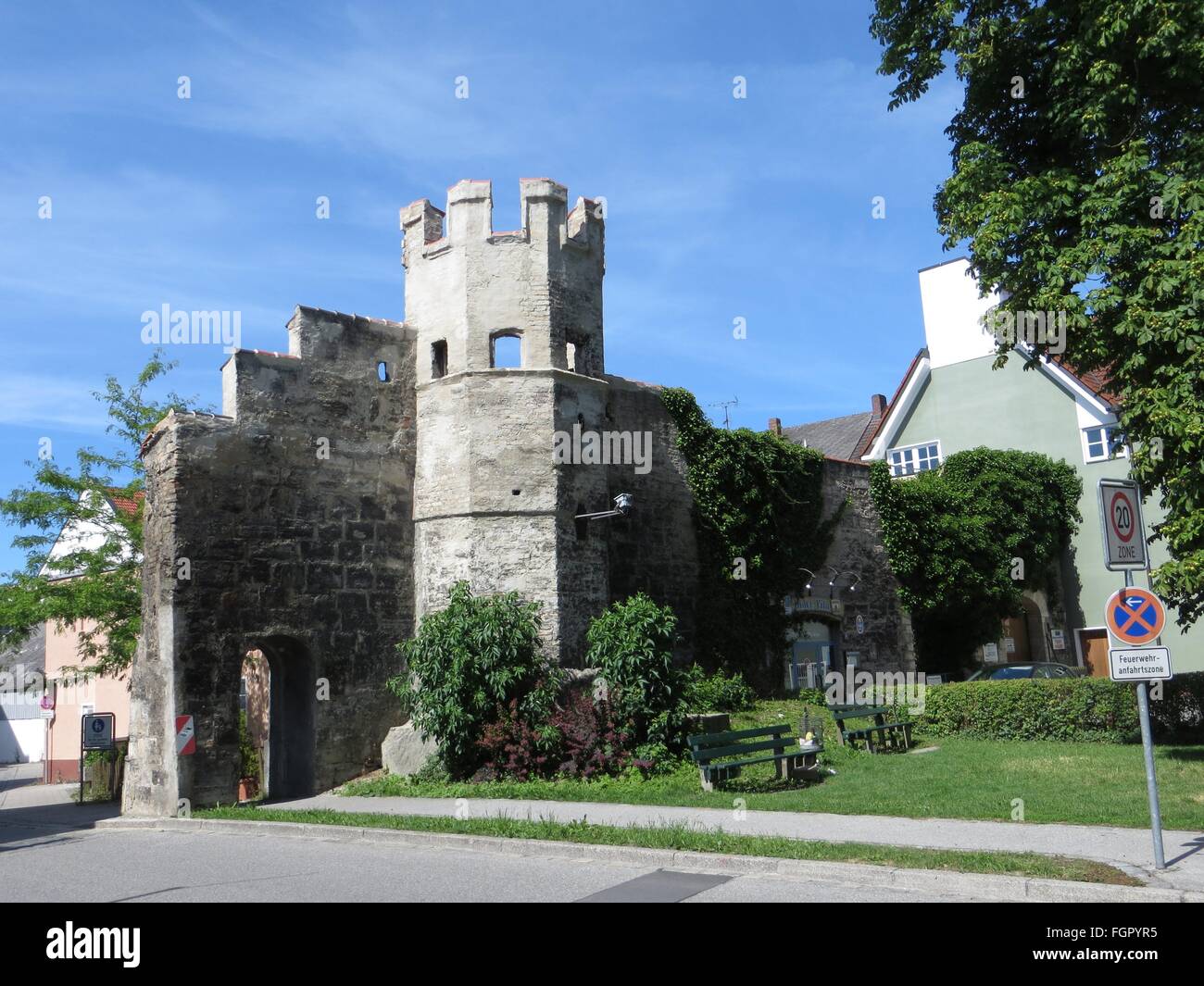Stadtmauer stadtbild -Fotos und -Bildmaterial in hoher Auflösung – Alamy
