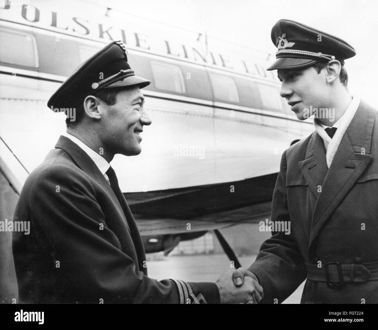 Ddr fluggesellschaften Schwarzweiß-Stockfotos und -bilder - Alamy