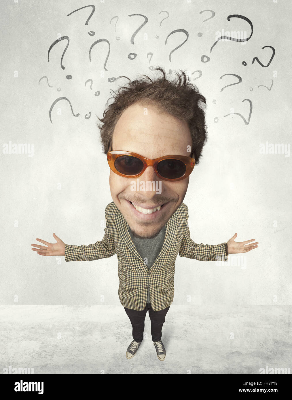 Großer Kopf Person mit Fragezeichen Stockfotografie - Alamy