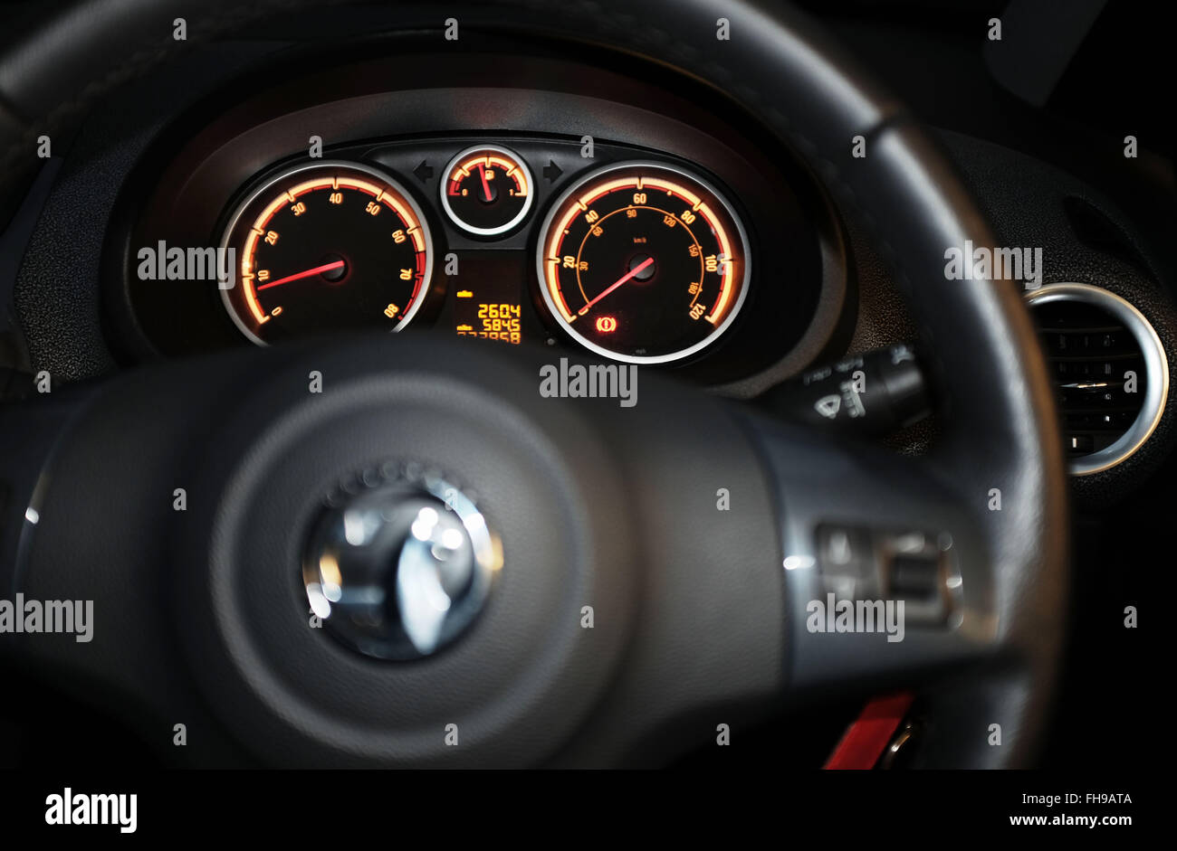 Armaturenbrett instrument -Fotos und -Bildmaterial in hoher Auflösung ...