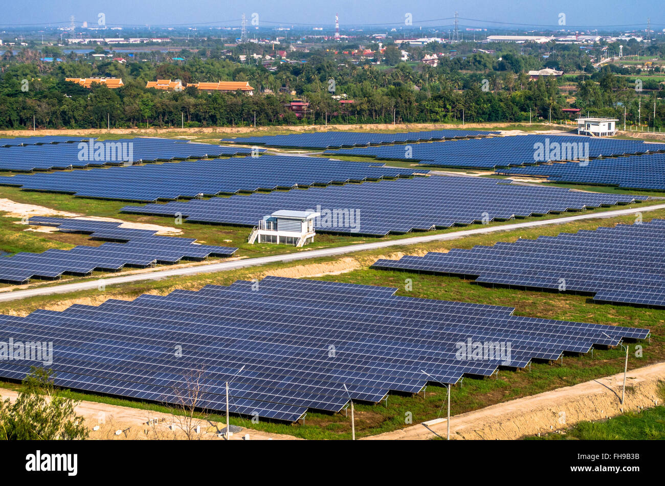Sonnenkollektoren foto aus der luft -Fotos und -Bildmaterial in hoher ...