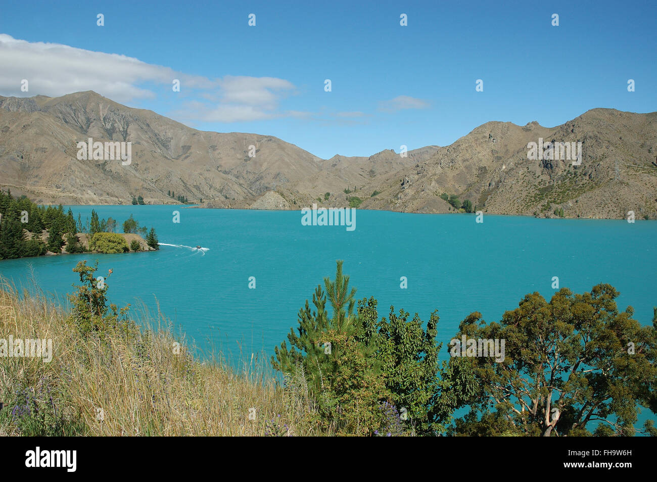 Hydro electric dam power plant -Fotos und -Bildmaterial in hoher ...