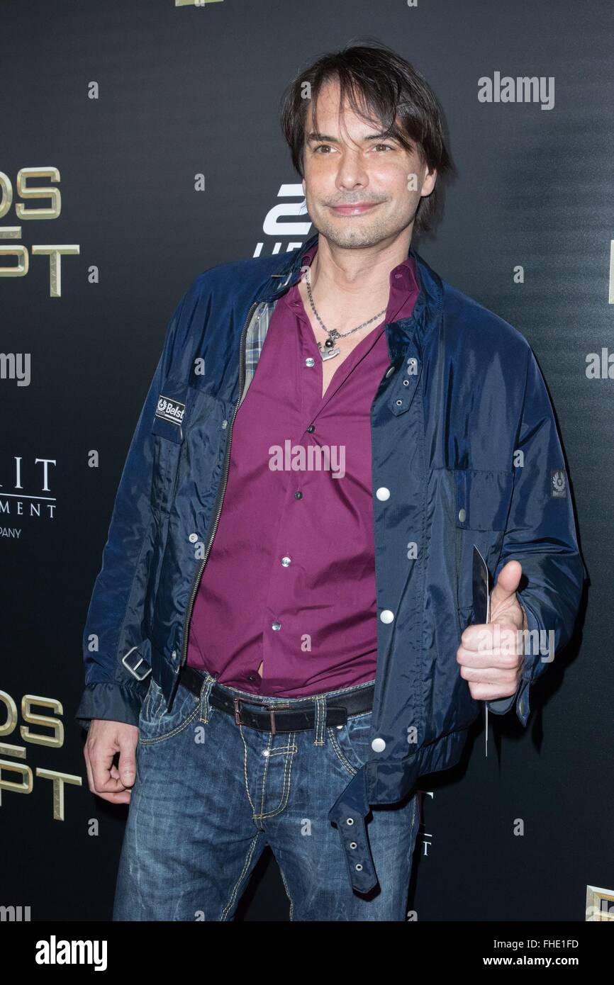 New York, NY, USA. 24. Februar 2016. Marcus Schenkenberg im ...