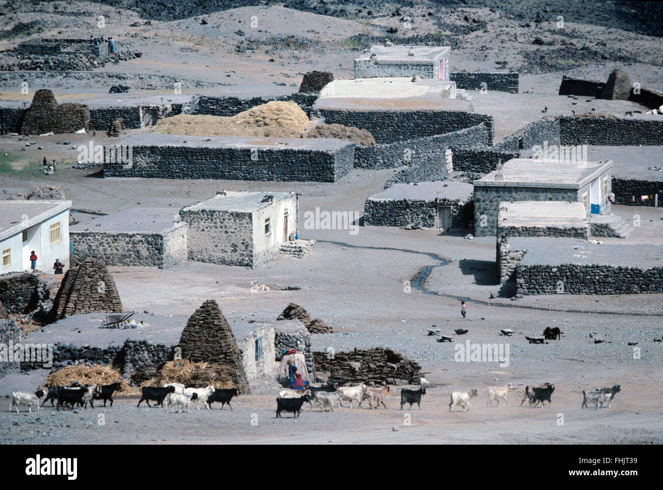 Arme häuser -Fotos und -Bildmaterial in hoher Auflösung – Alamy