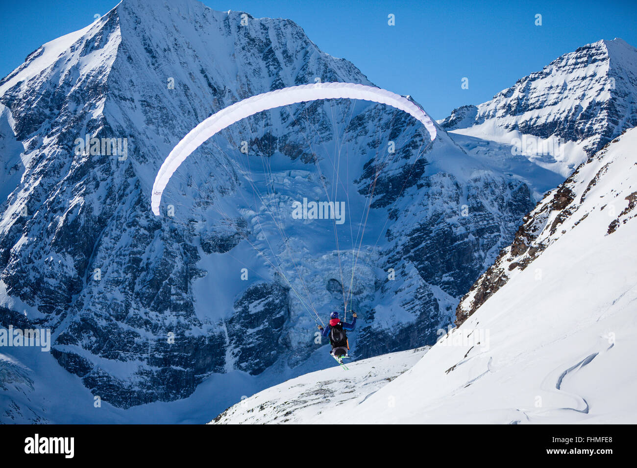 Paragliding gleitschirm -Fotos und -Bildmaterial in hoher Auflösung – Alamy