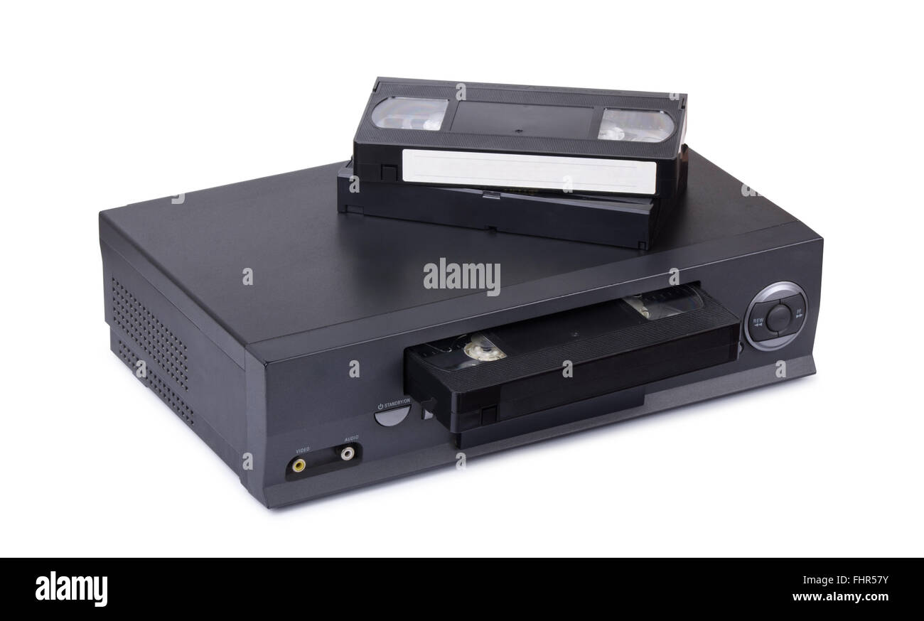 Alte VHS-Videorecorder mit Kassetten, die isoliert auf weißem ...