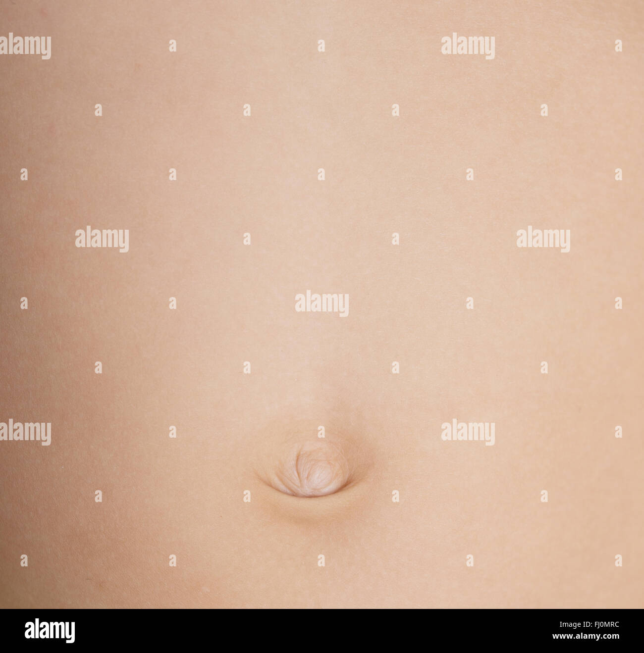 Bauch bauchnabel -Fotos und -Bildmaterial in hoher Auflösung – Alamy
