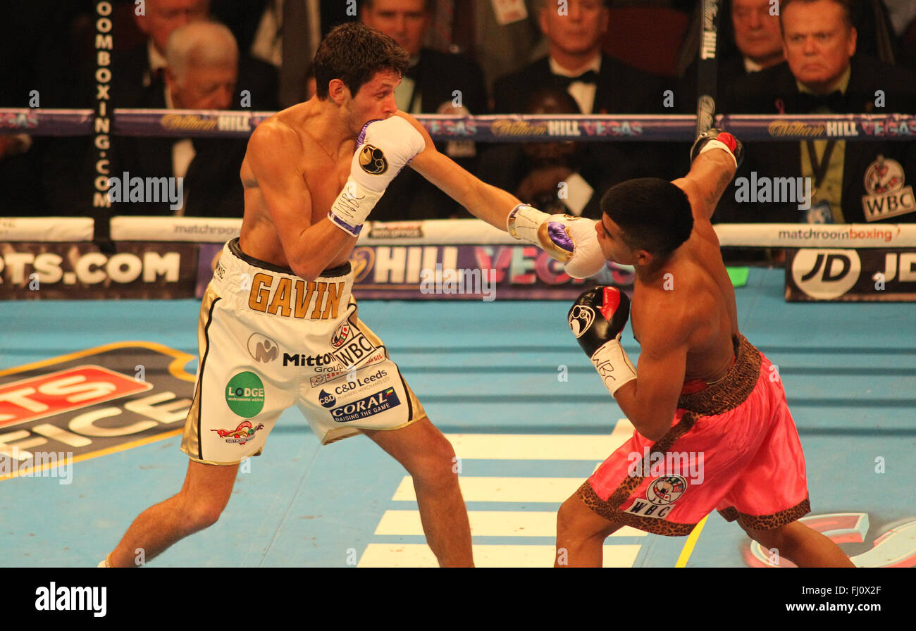 Boxen super bantamgewicht -Fotos und -Bildmaterial in hoher Auflösung ...