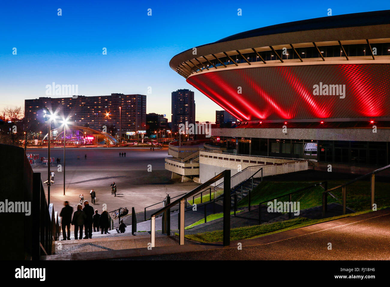 Katowice city night poland -Fotos und -Bildmaterial in hoher Auflösung ...