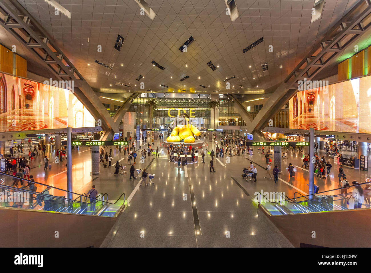 Doha qatar hamad international airport -Fotos und -Bildmaterial in ...