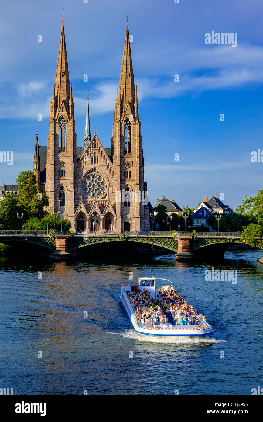 Strasbourg sightseeing boat -Fotos und -Bildmaterial in hoher Auflösung ...