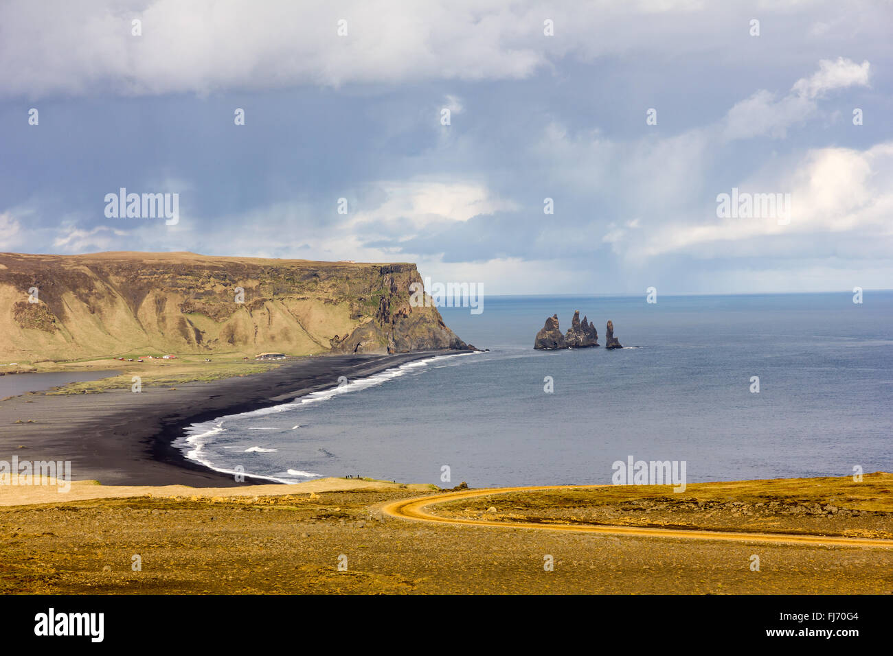 Am strand in island -Fotos und -Bildmaterial in hoher Auflösung – Alamy