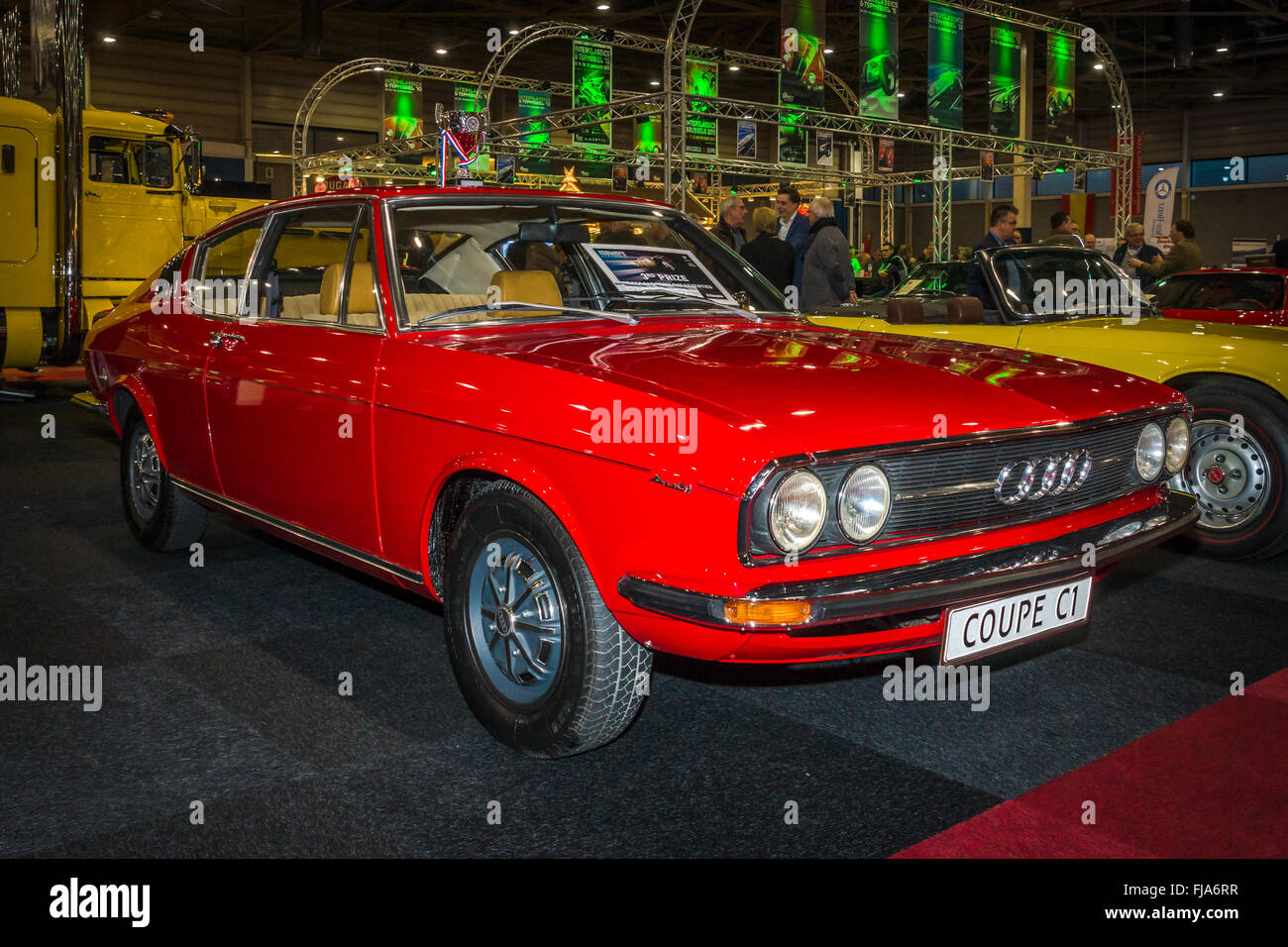 Oldtimer Audi 100 Coupé S, 1973 Stockfotografie - Alamy