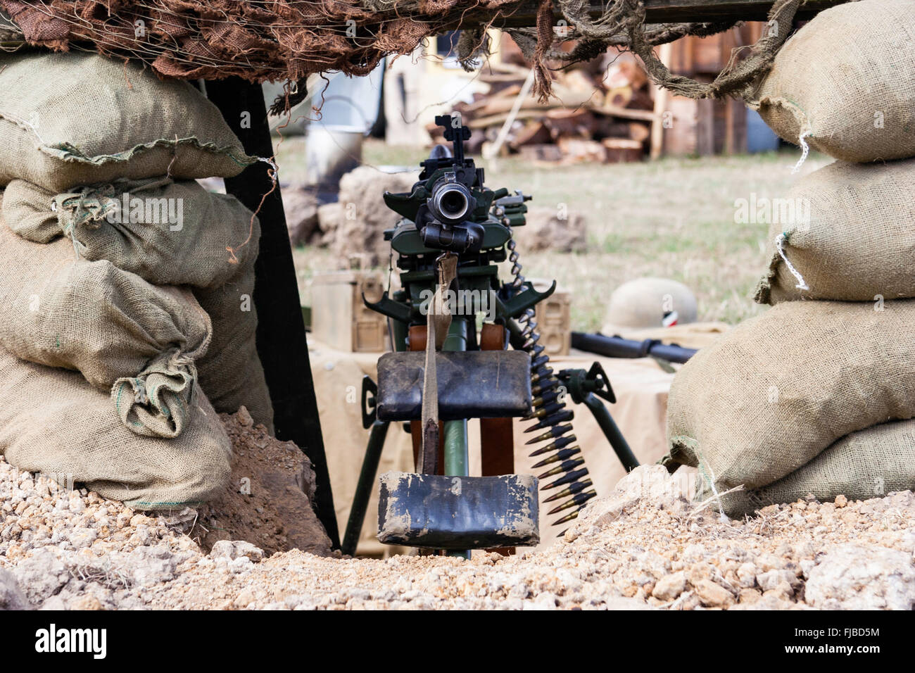Blick nach unten lauf der waffe -Fotos und -Bildmaterial in hoher ...