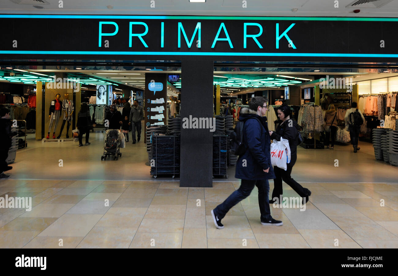 Cardiff primark -Fotos und -Bildmaterial in hoher Auflösung – Alamy