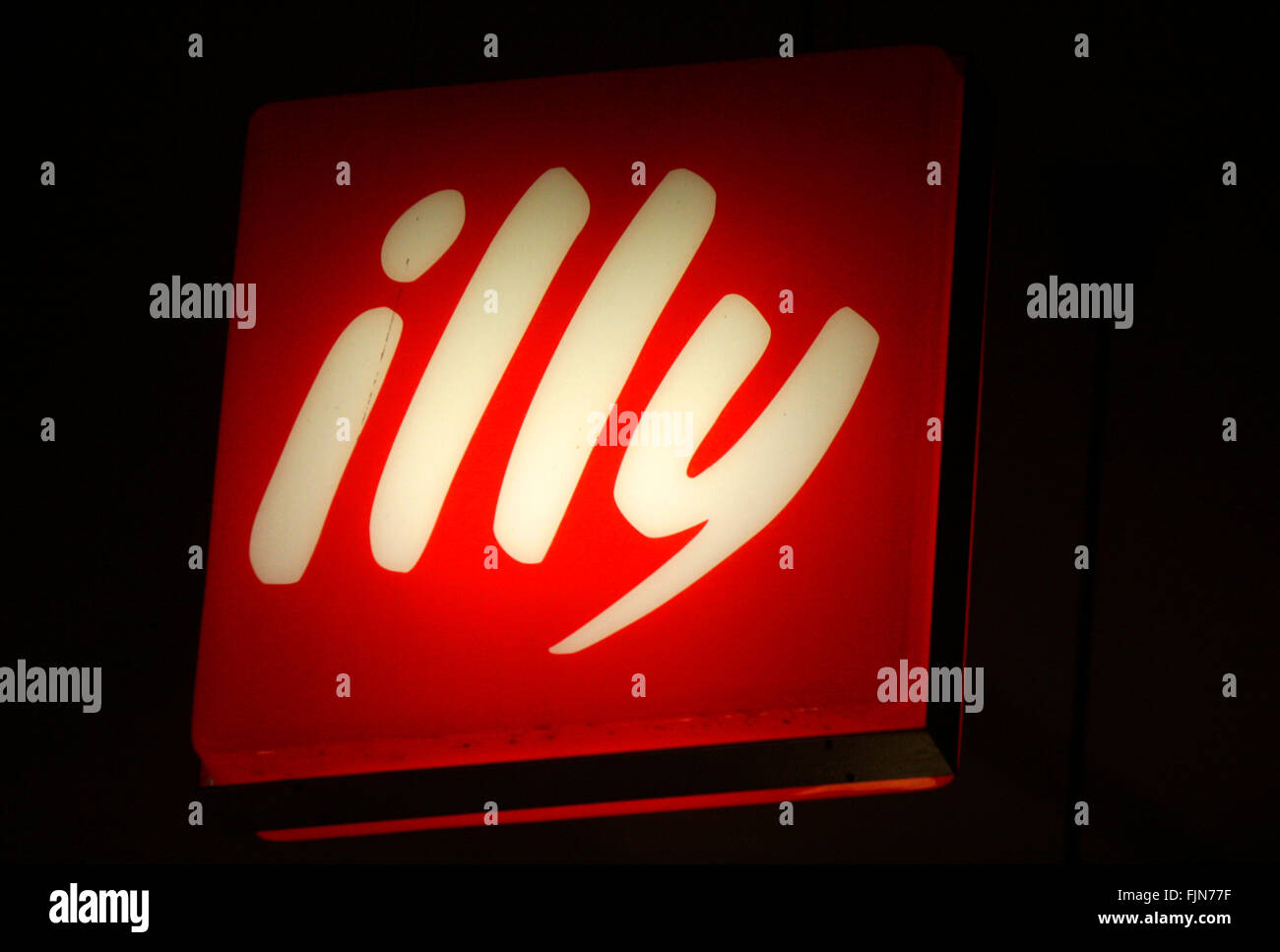 Illy logo -Fotos und -Bildmaterial in hoher Auflösung – Alamy