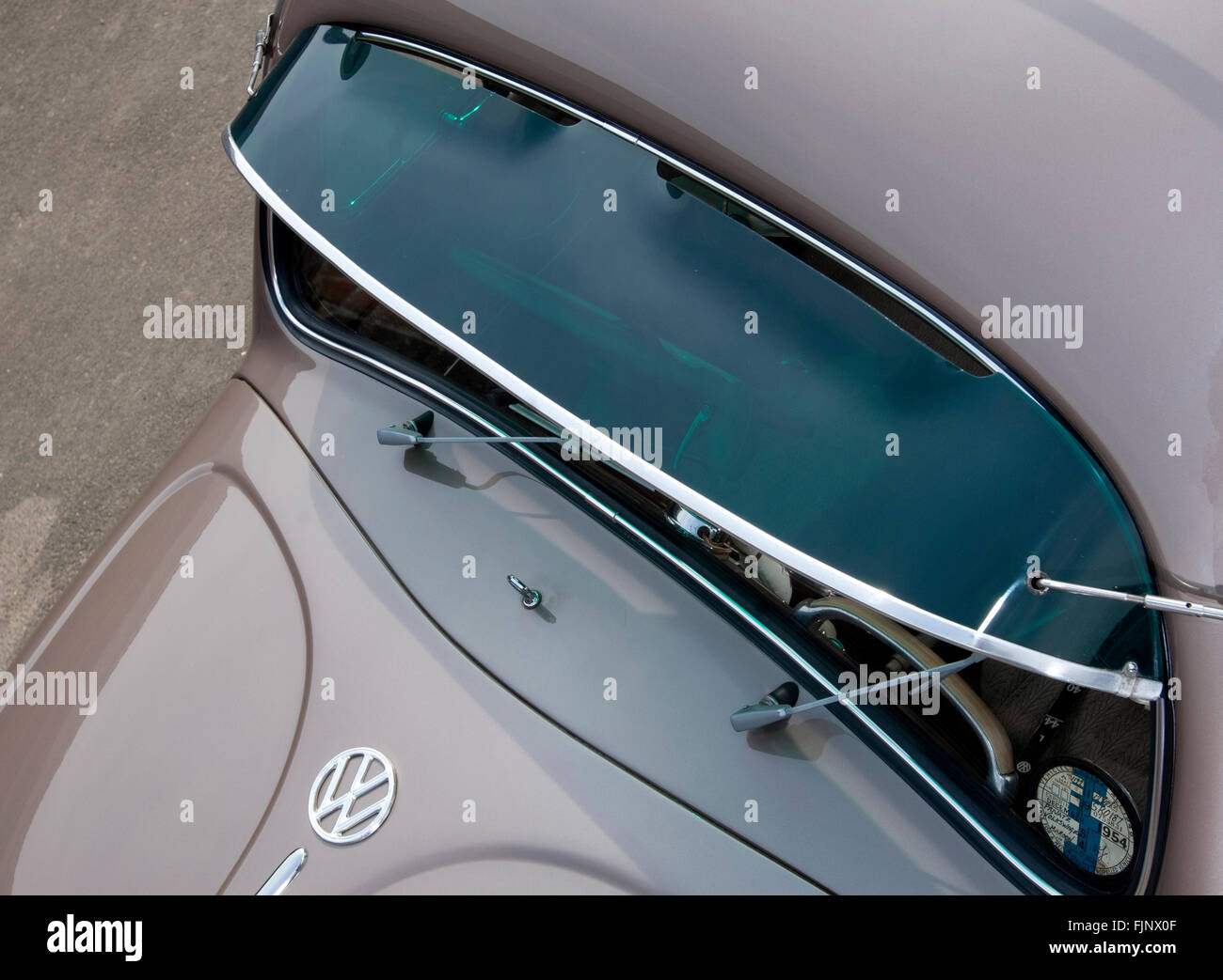 Oldtimer sonnenblende -Fotos und -Bildmaterial in hoher Auflösung – Alamy