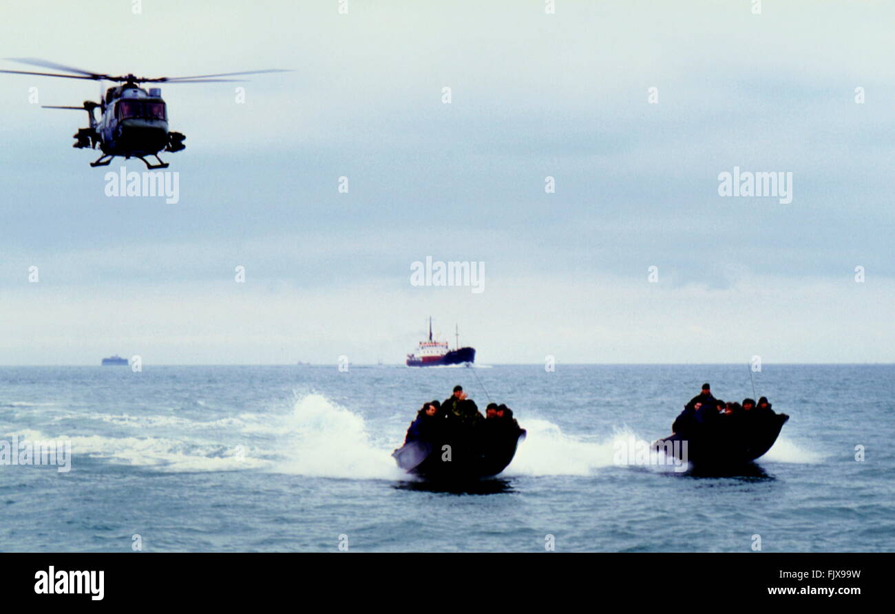 Royal marines lynx helicopter -Fotos und -Bildmaterial in hoher ...
