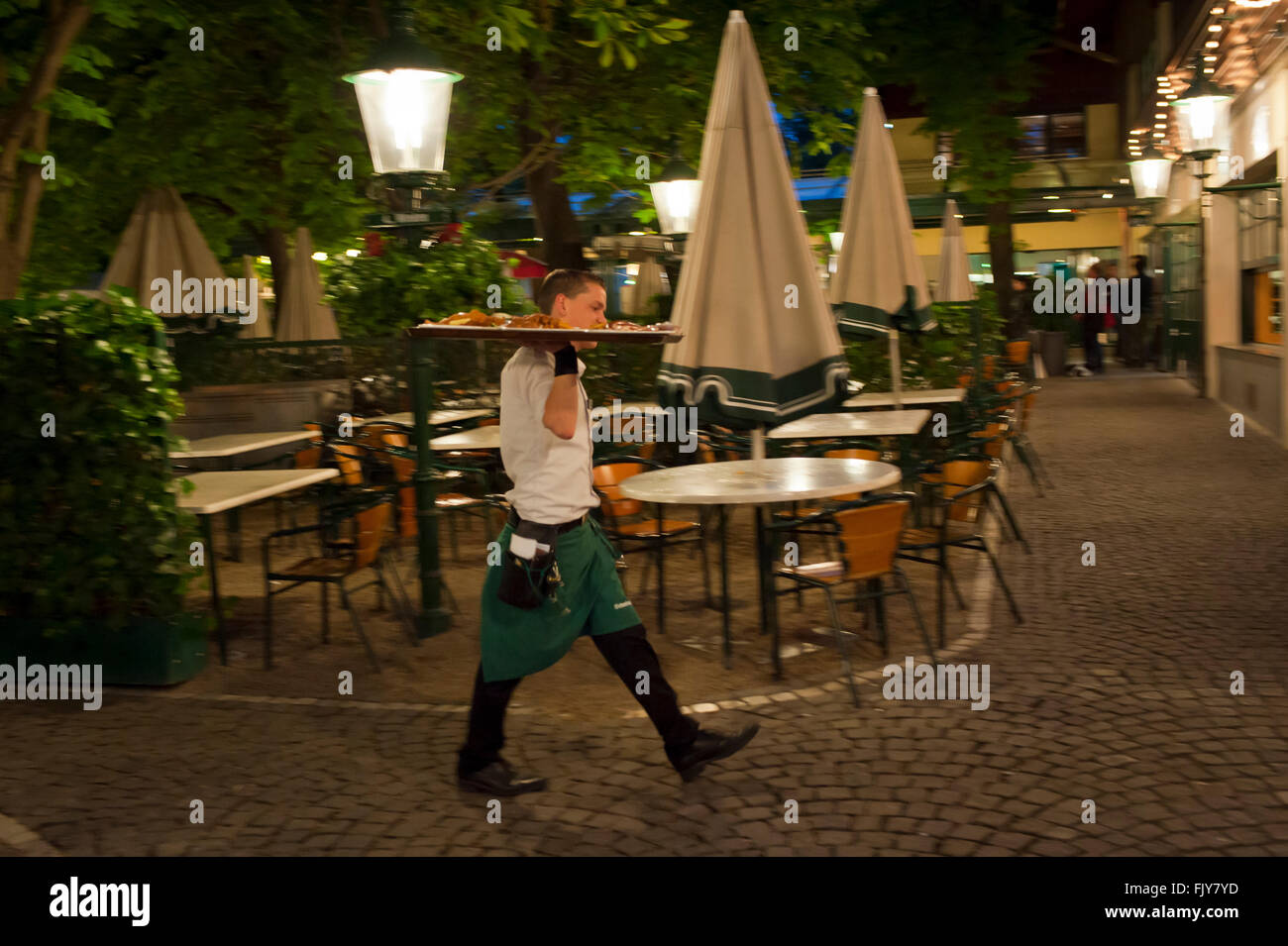 Kellner österreich -Fotos und -Bildmaterial in hoher Auflösung – Alamy