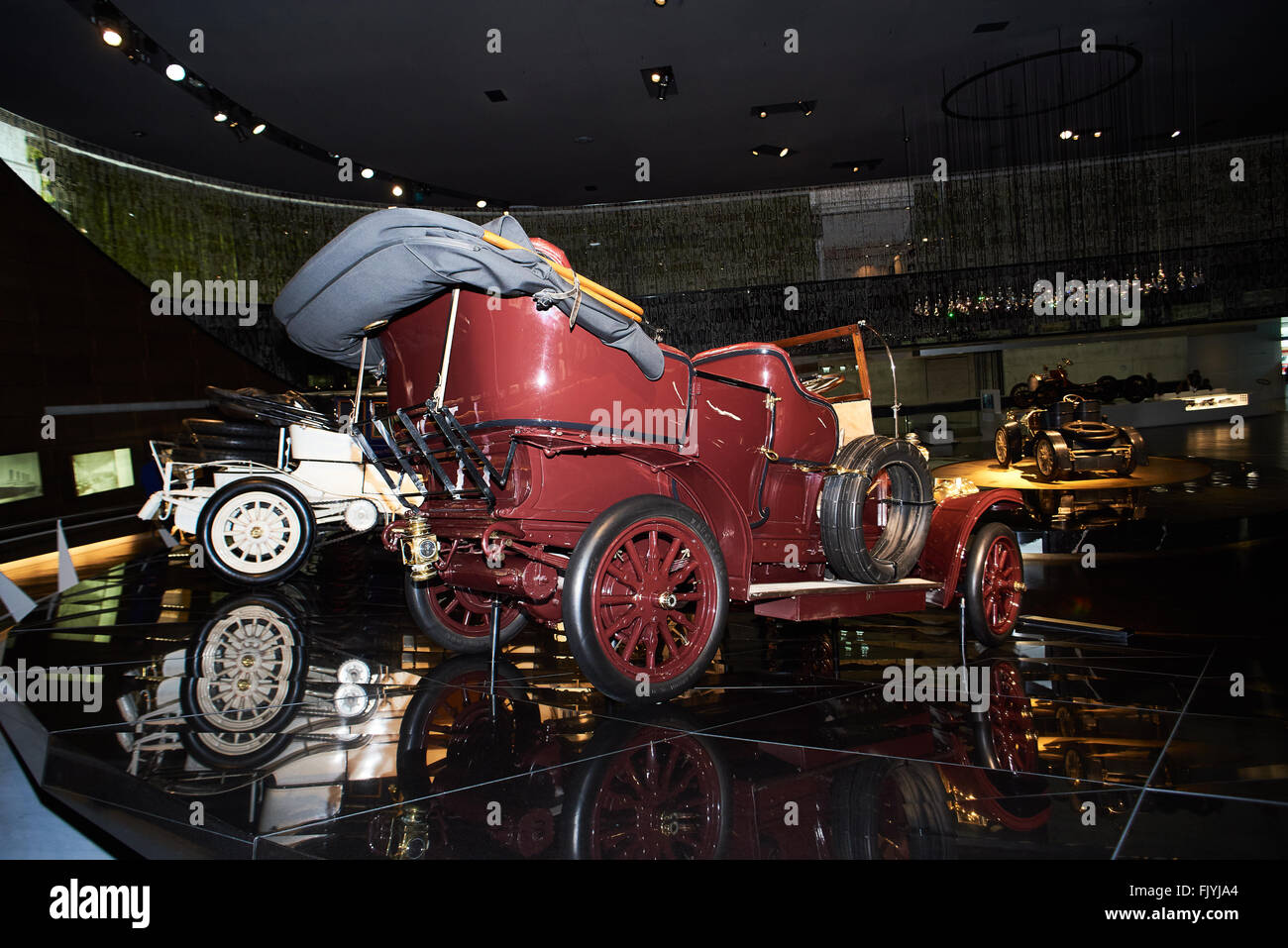 Foto aus dem Mercedes-Museum in Stuttgart Deutschland, wo unter anderem ...