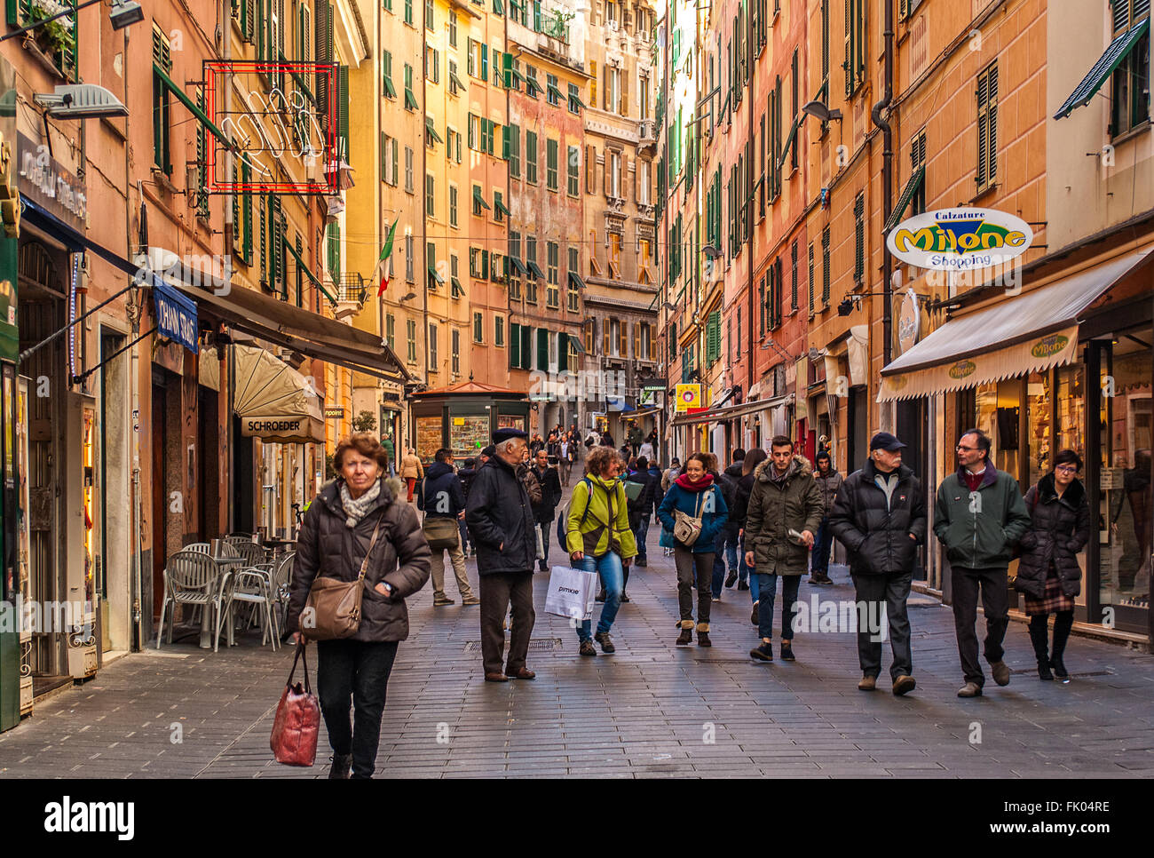 Italien Ligurien Genua über San Vincenzo - Fußgänger-Einkaufsstraße Stockfotografie - Alamy