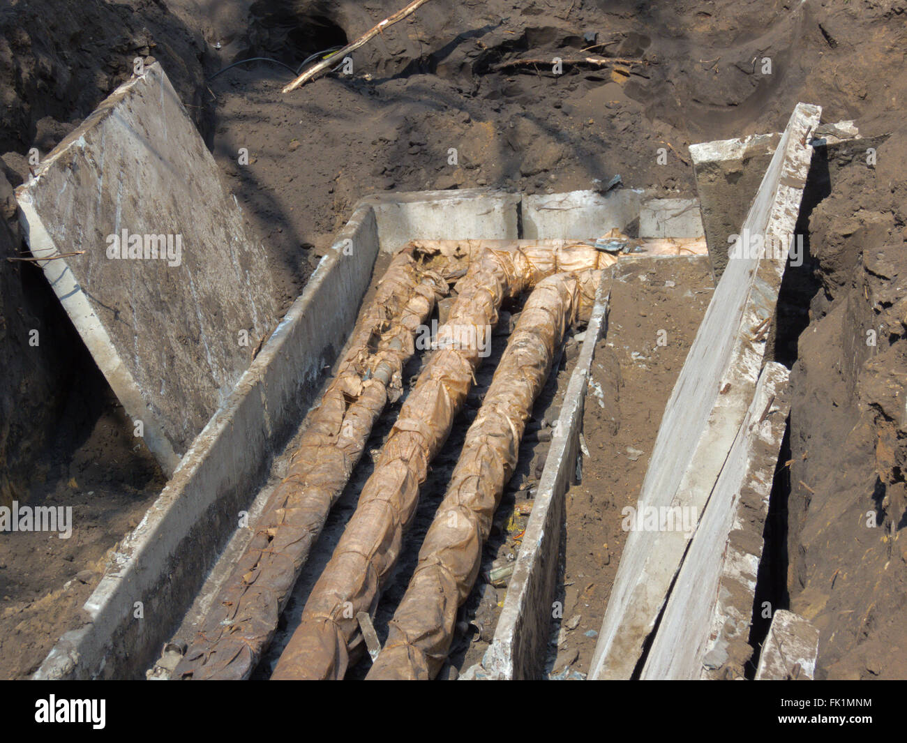 Rohrleitungen isolieren -Fotos und -Bildmaterial in hoher Auflösung – Alamy