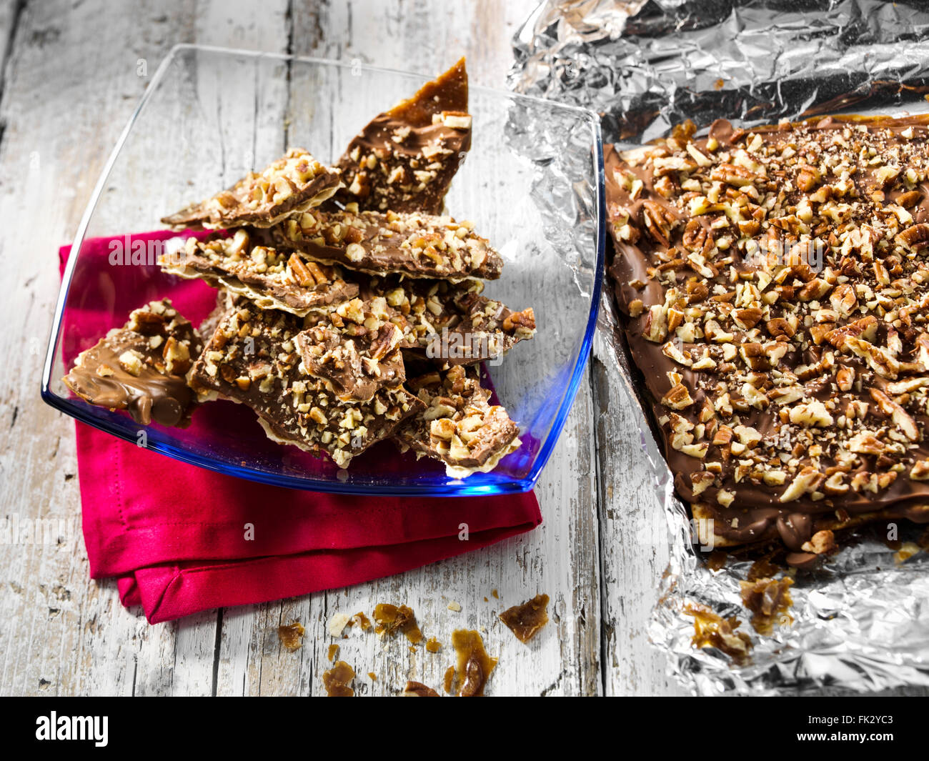 Matzo schokolade toffee -Fotos und -Bildmaterial in hoher Auflösung – Alamy
