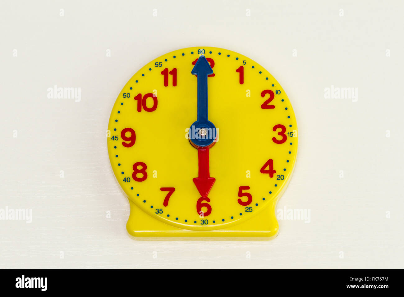 6pm clock -Fotos und -Bildmaterial in hoher Auflösung – Alamy