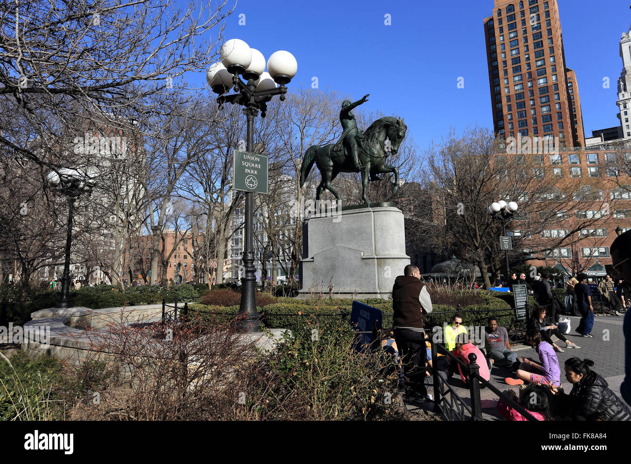 George washington statue union square -Fotos und -Bildmaterial in hoher ...
