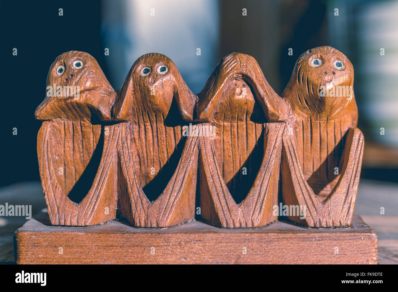 Vier Affen hören, sehen, sprechen und tun nichts Böses Stockfotografie ...