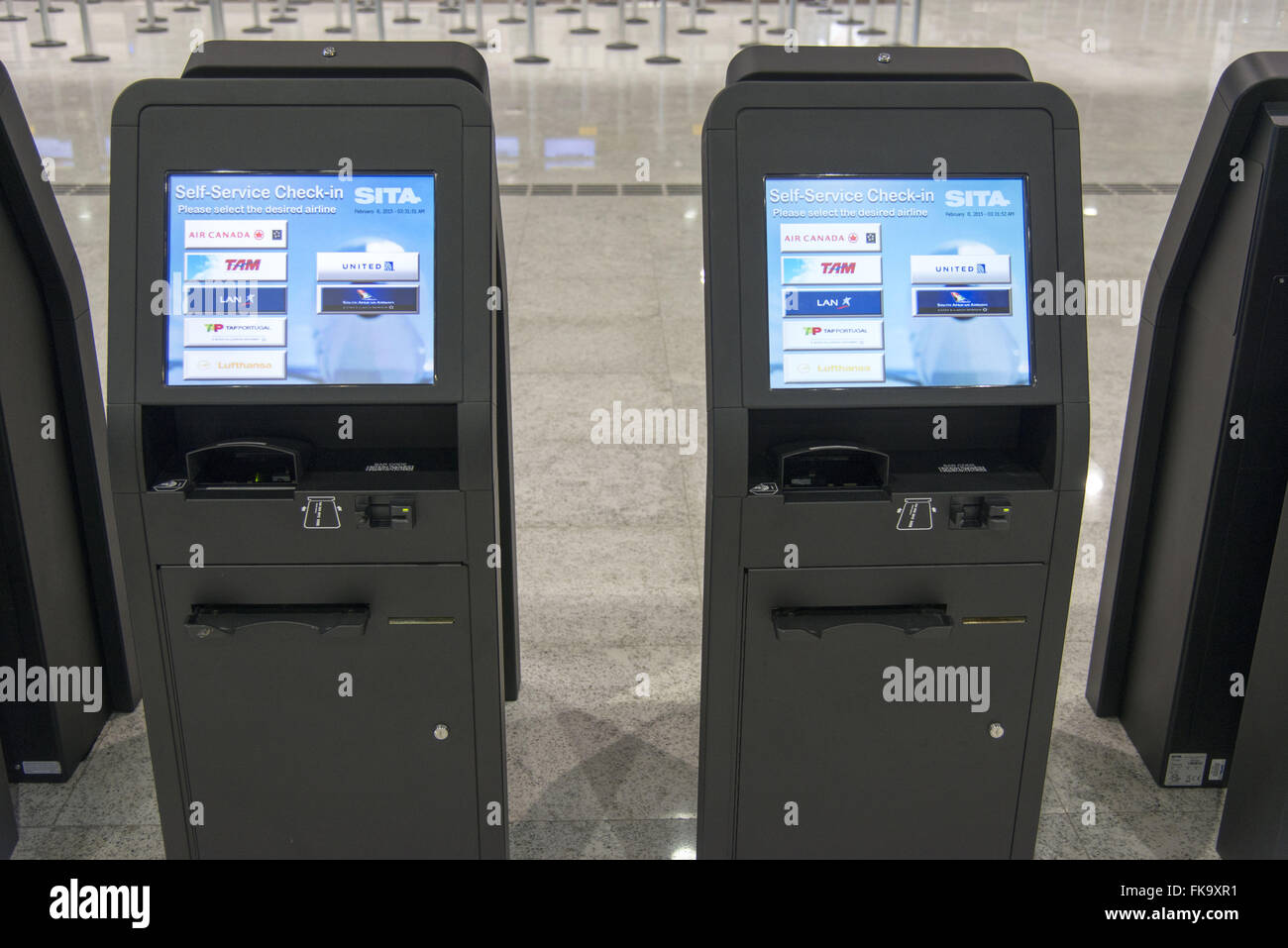 Terminal 3 Check In Stockfotos & Terminal 3 Check In Bilder - Alamy