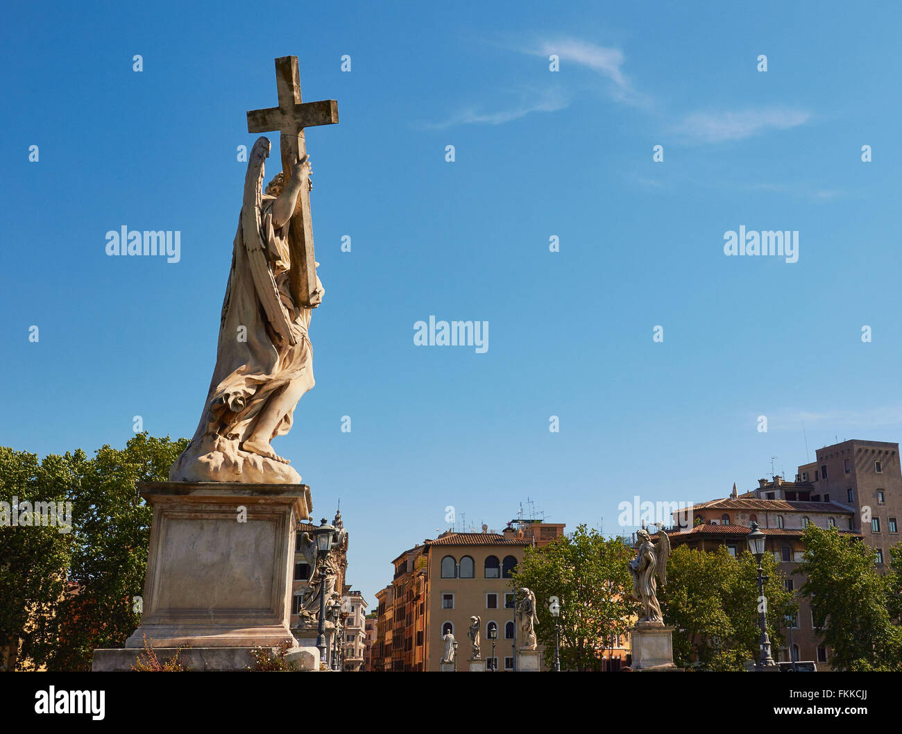 Der engel mit dem kreuz -Fotos und -Bildmaterial in hoher Auflösung – Alamy