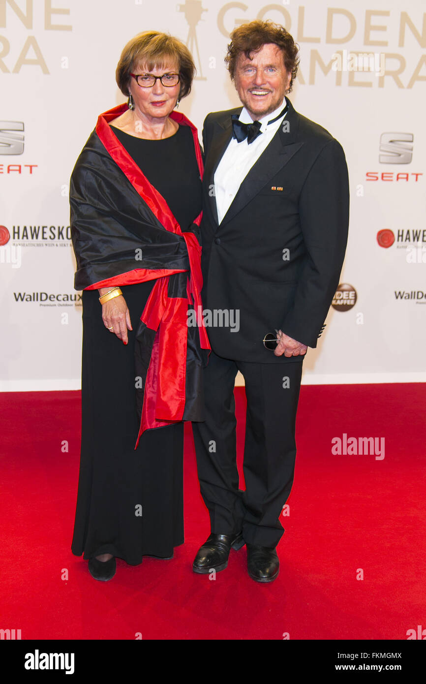 Teilnahme an der "Goldenen Kamera 2016" Hamburg mit prominenten: Uschi ...