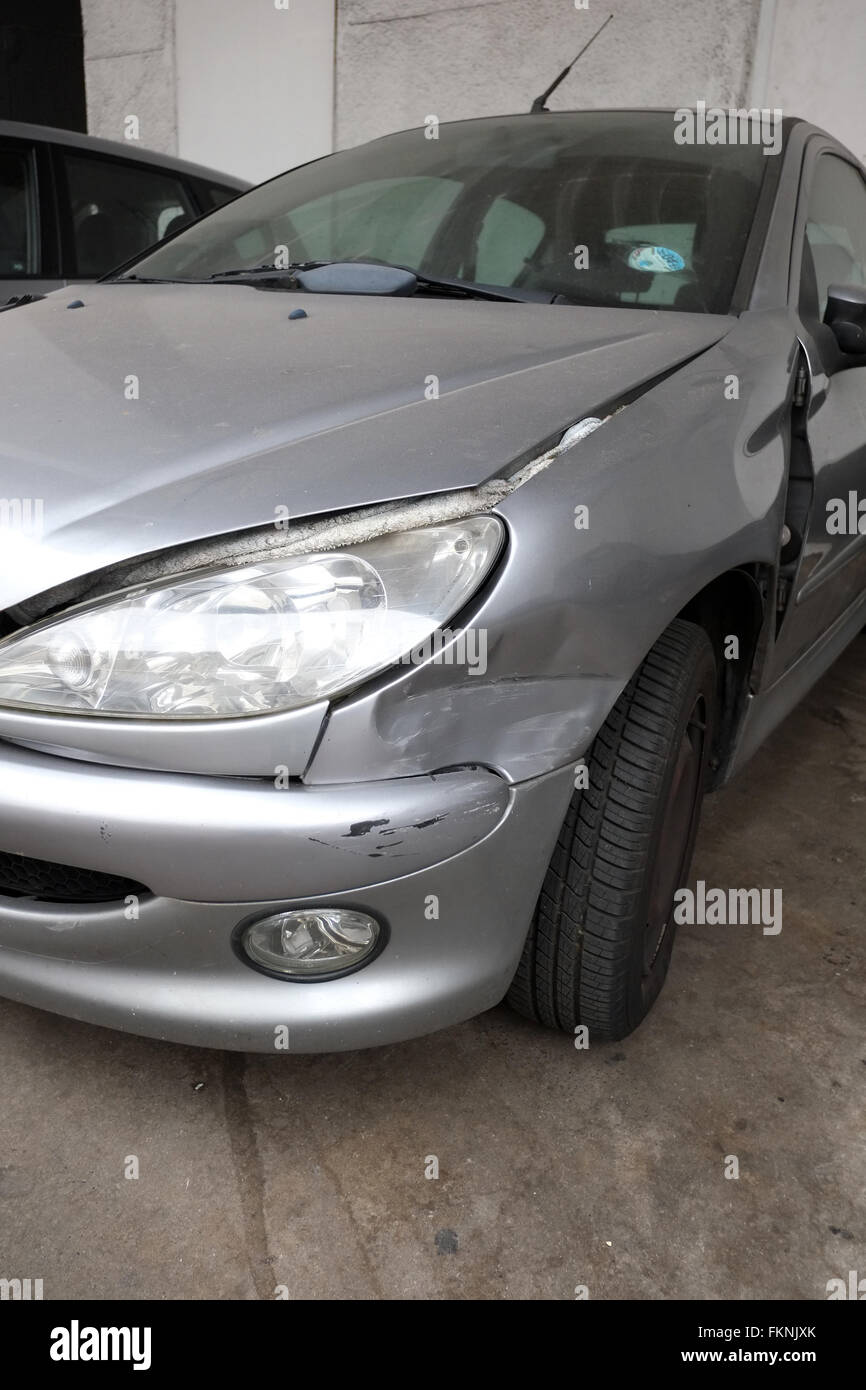 Peugeot 206 front -Fotos und -Bildmaterial in hoher Auflösung – Alamy