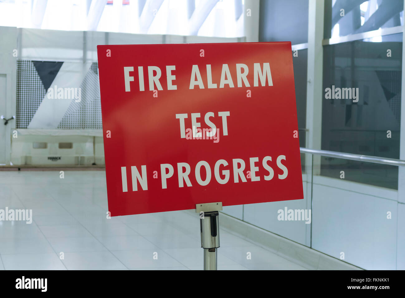 Feueralarm zeichen -Fotos und -Bildmaterial in hoher Auflösung – Alamy