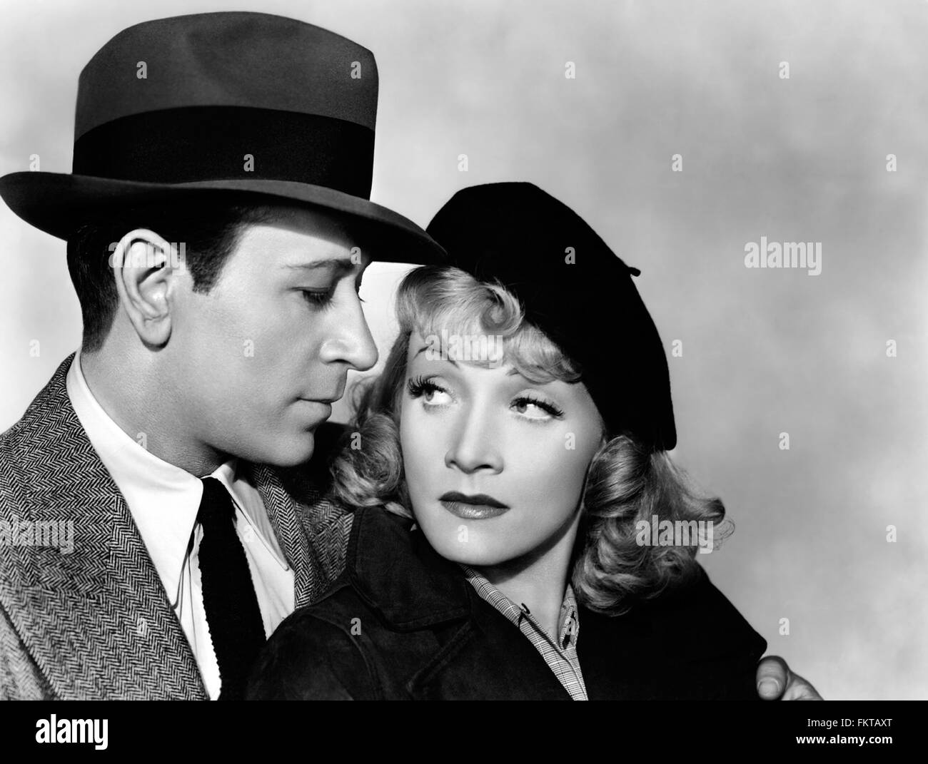 Manpower marlene dietrich -Fotos und -Bildmaterial in hoher Auflösung – Alamy