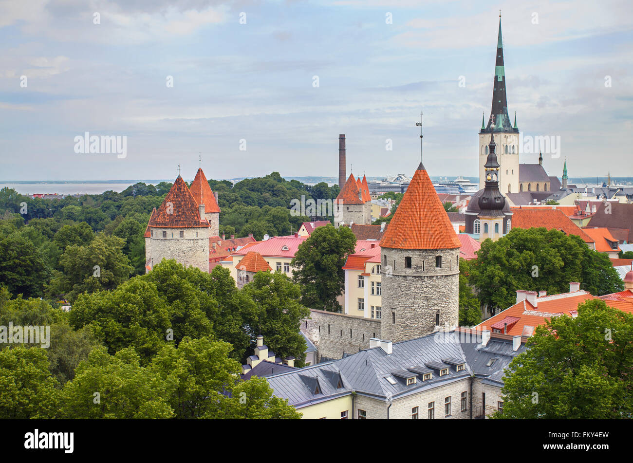 Tallin mittelalterliche architektur -Fotos und -Bildmaterial in hoher ...