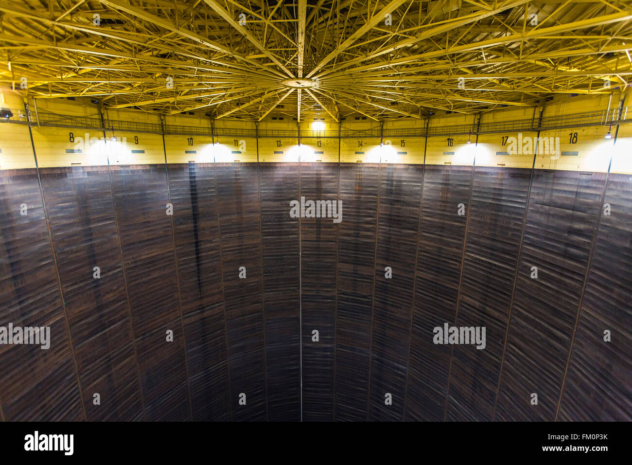 Der Gasometer in Oberhausen, Deutschland, höchste Ausstellungshalle ...