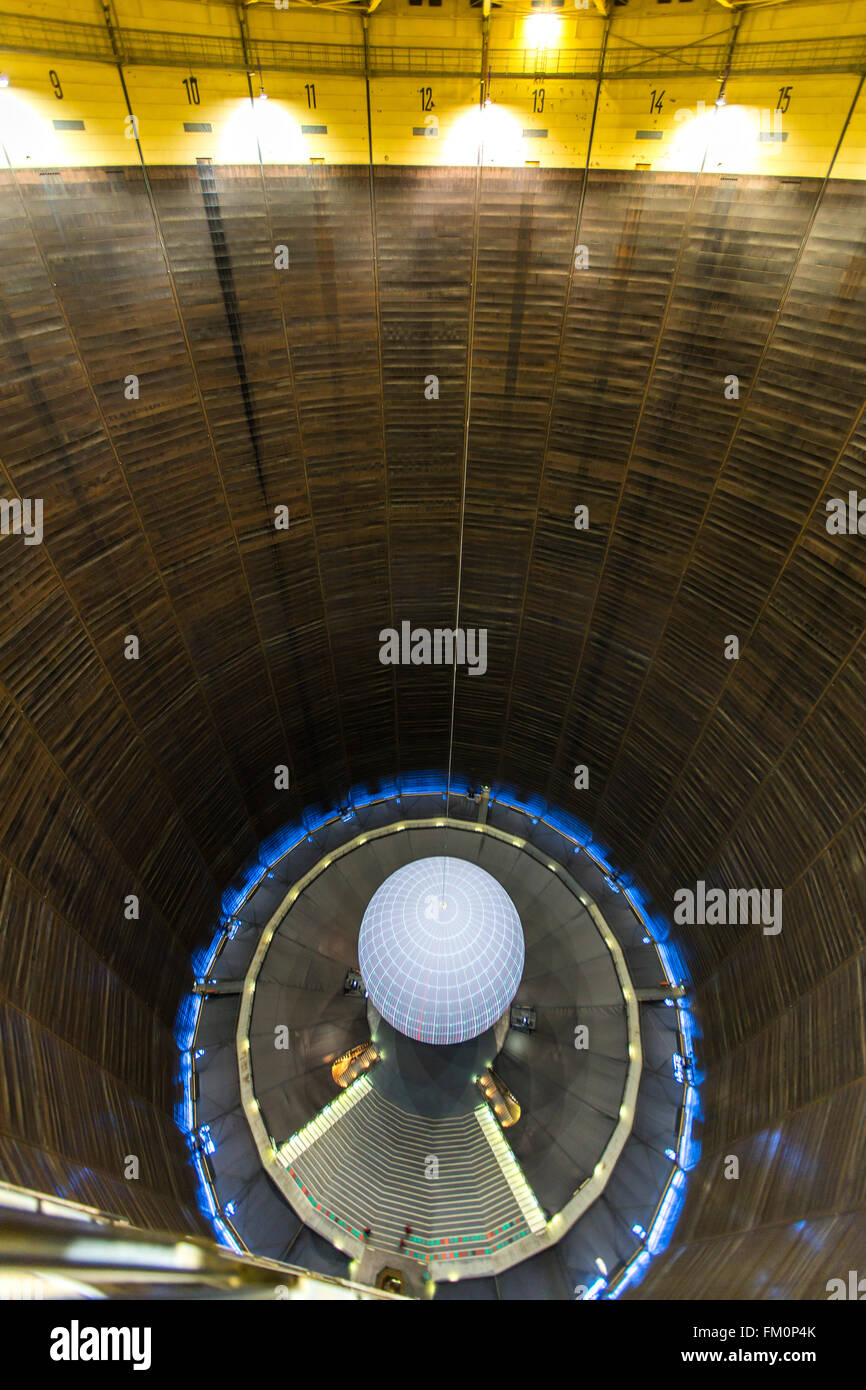 Der Gasometer in Oberhausen, Deutschland, höchste Ausstellungshalle ...