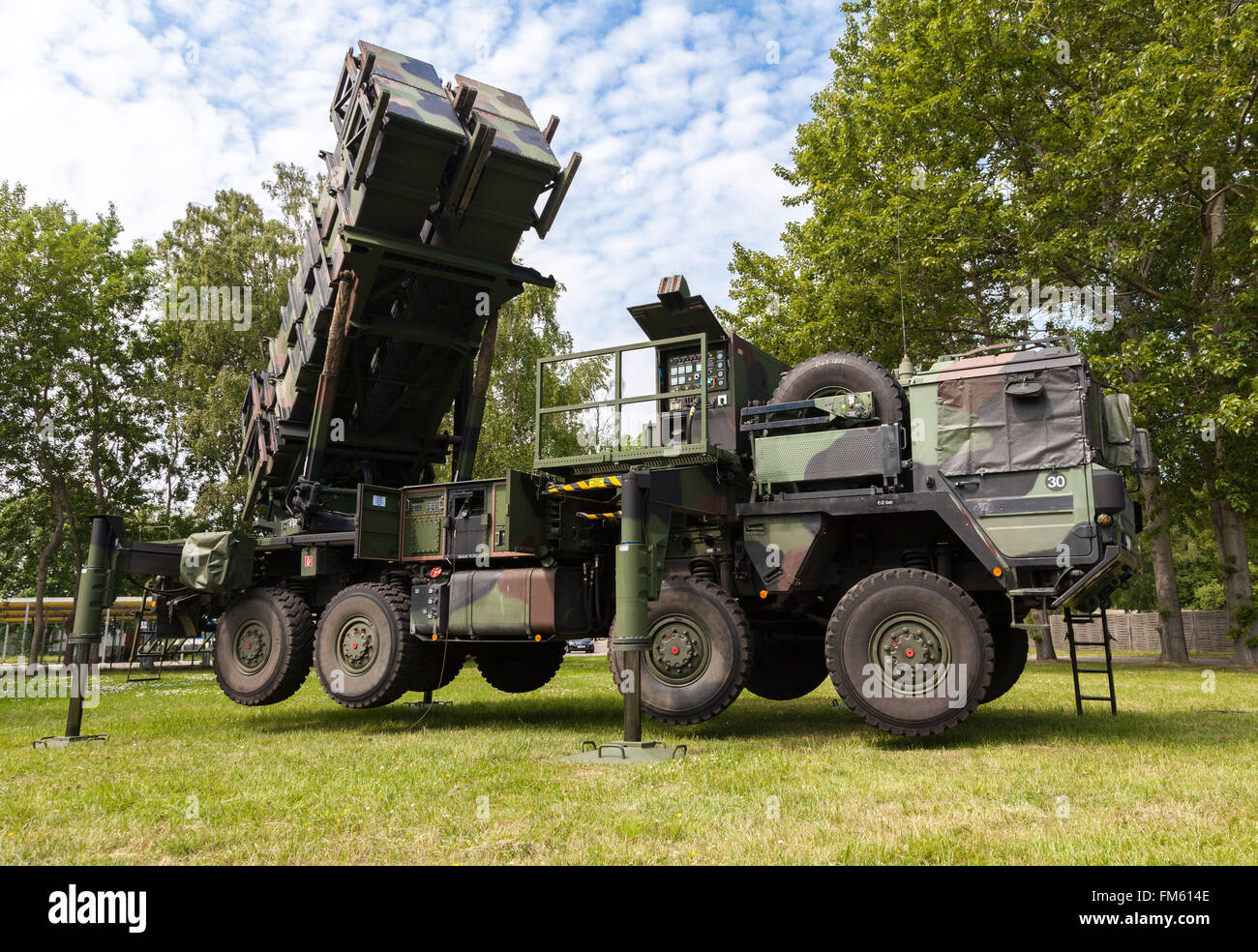 Patriot defense raketensystem -Fotos und -Bildmaterial in hoher ...